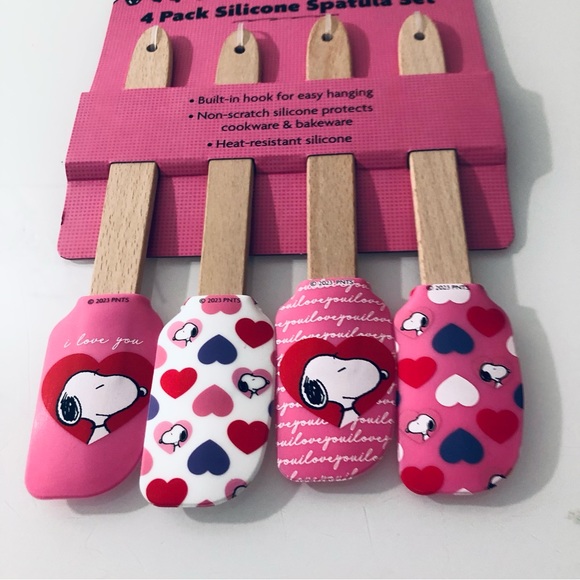 Disney | Kitchen | Disney 4 Pack Spatula Set Snoopy Peanuts Valentines ...